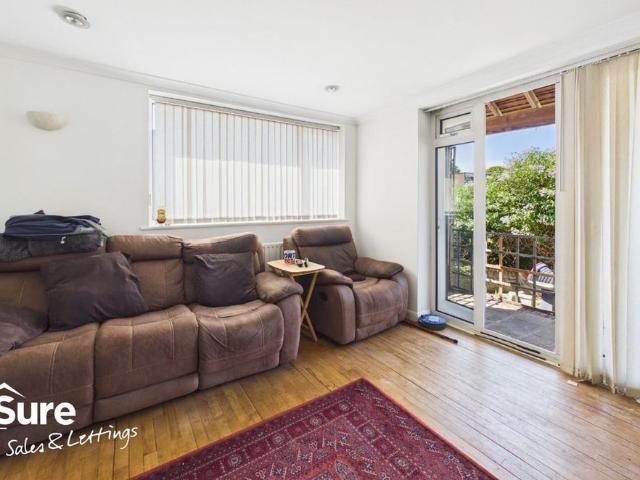 1 bedroom detached house to rent