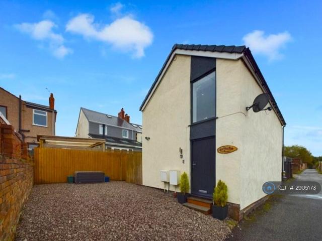 1 bedroom detached house to rent