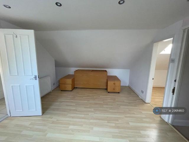 1 bedroom detached house to rent