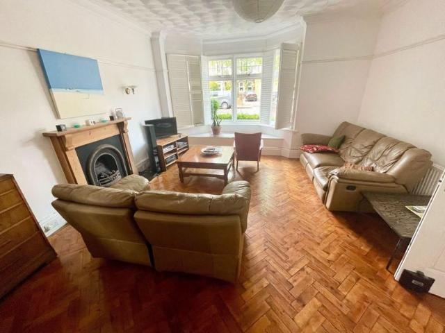 1 bedroom detached house to rent