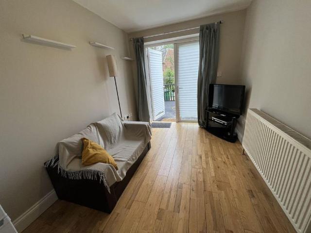 1 bedroom detached house to rent