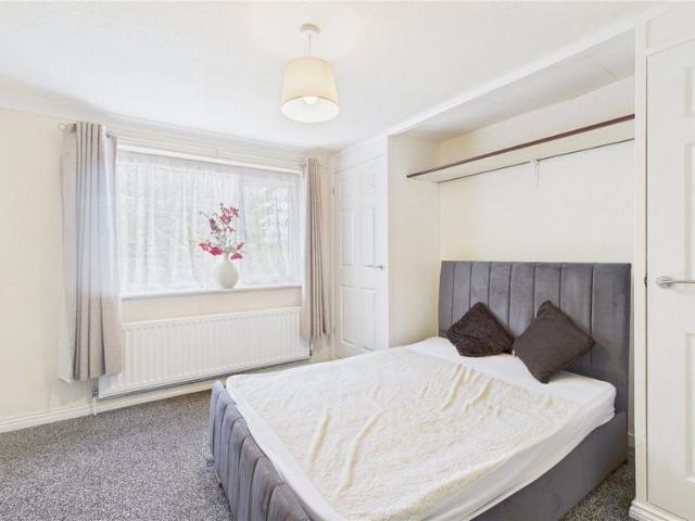 1 bedroom detached house to rent