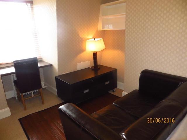 1 bedroom detached house to rent