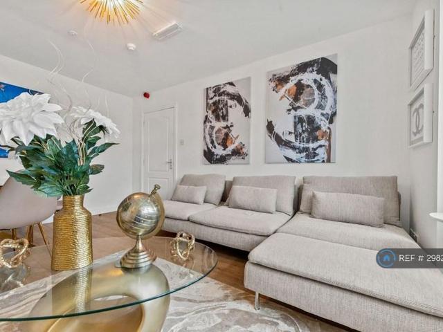 1 bedroom detached house to rent