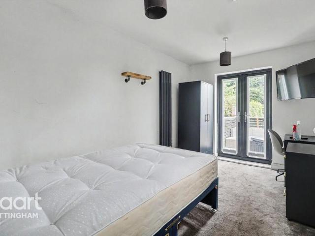 1 bedroom detached house to rent