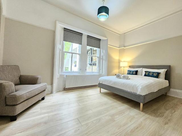 1 bedroom detached house to rent