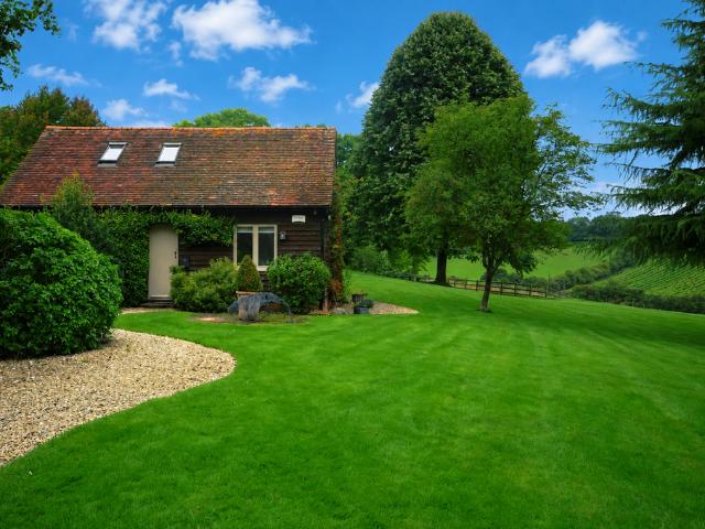 1 bedroom detached house to rent