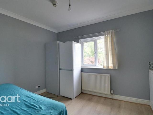 1 bedroom detached house to rent