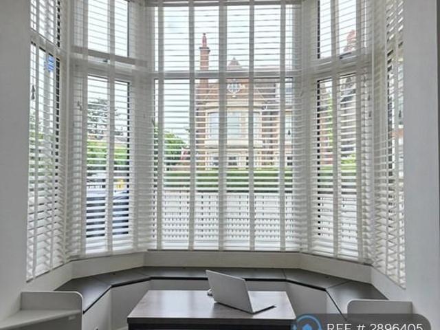 1 bedroom detached house to rent