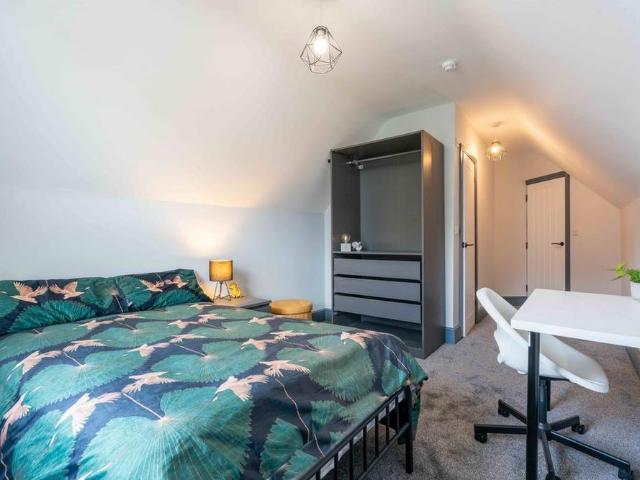 1 bedroom detached house to rent