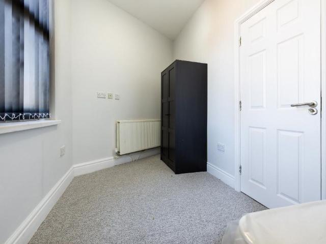 1 bedroom detached house to rent