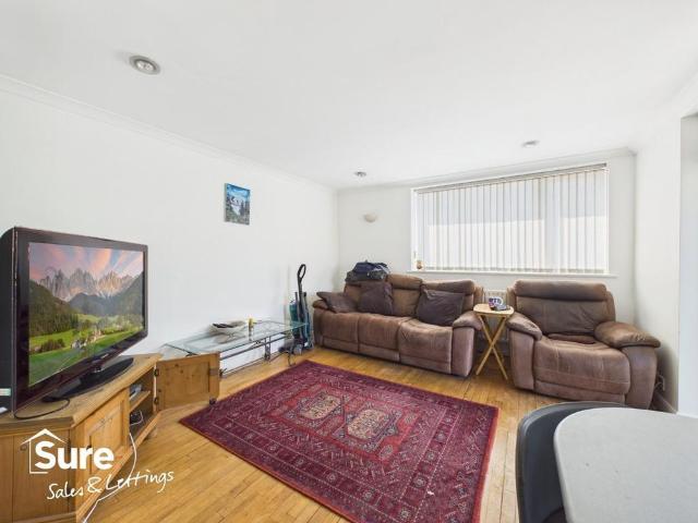 1 bedroom detached house to rent