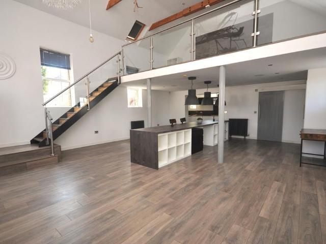 1 bedroom detached house to rent