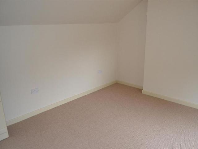 1 bedroom detached house to rent
