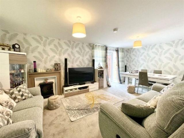 1 bedroom detached house to rent