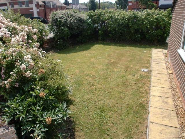 1 bedroom detached house to rent
