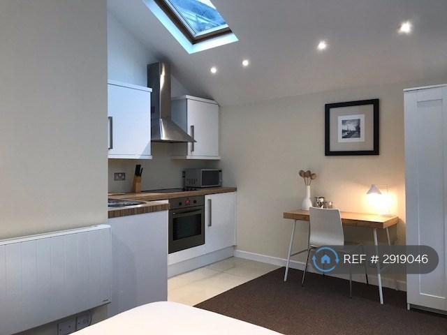 1 bedroom detached house to rent