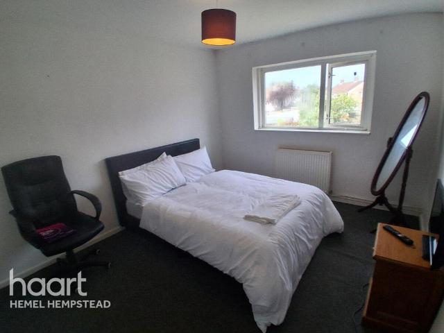 1 bedroom detached house to rent