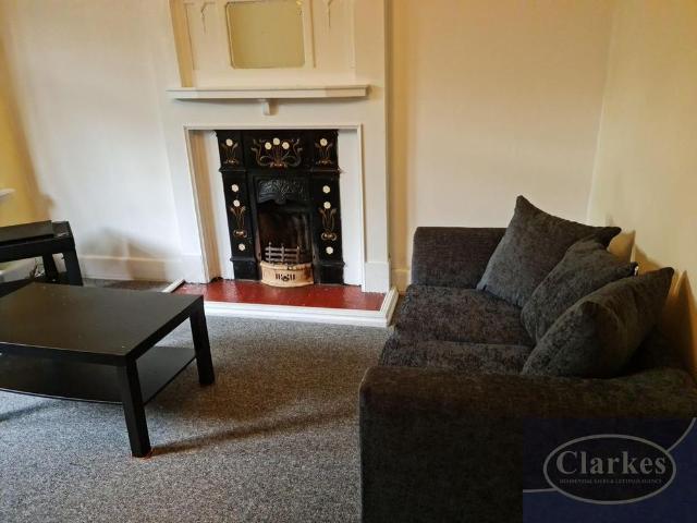 1 bedroom detached house to rent