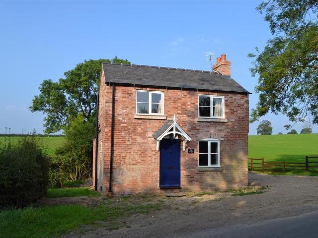 1 bedroom detached house to rent