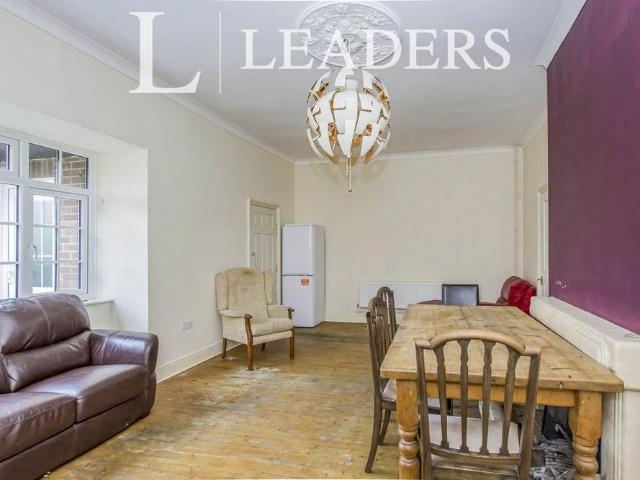1 bedroom detached house to rent