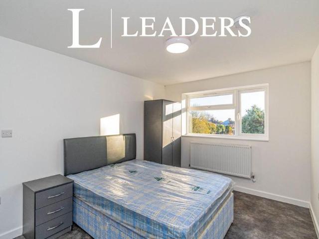 1 bedroom detached house to rent