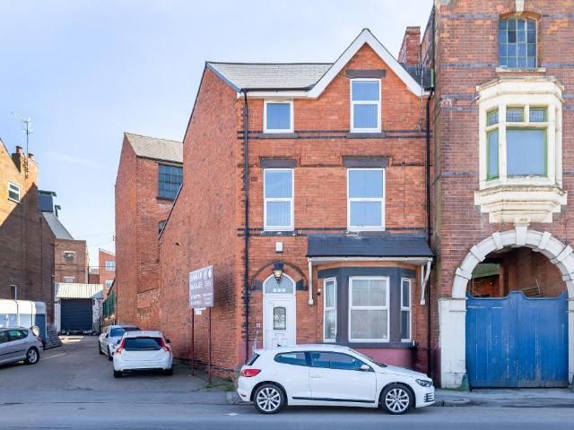 1 bedroom detached house to rent