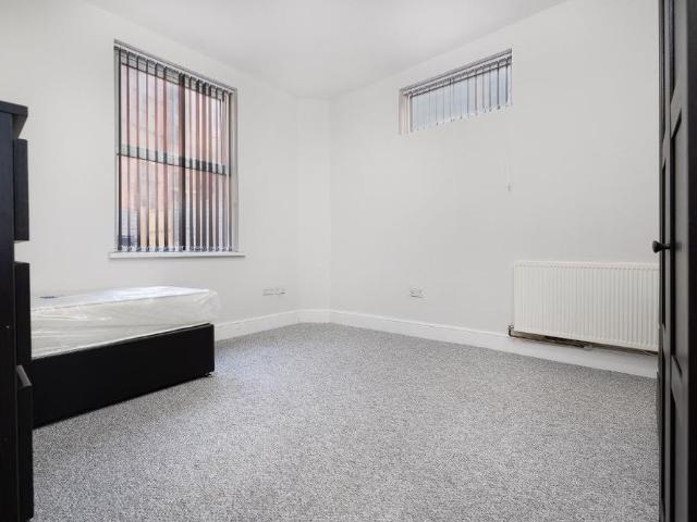 1 bedroom detached house to rent