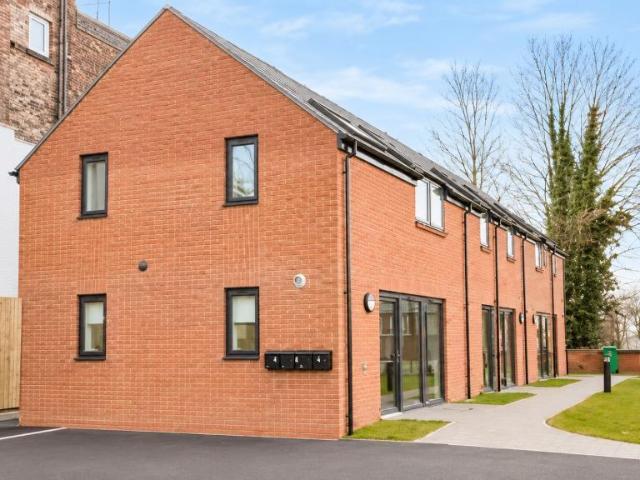 1 bedroom detached house to rent