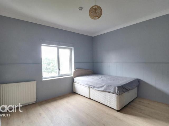 1 bedroom detached house to rent