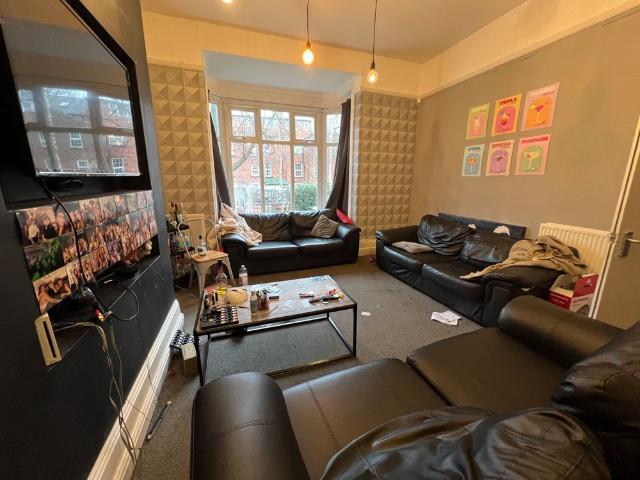 1 bedroom detached house to rent