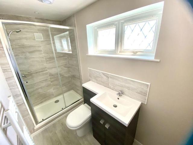 1 bedroom detached house to rent