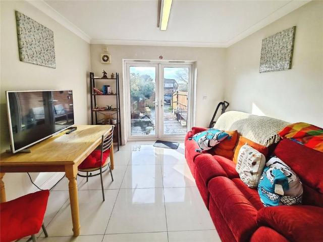 1 bedroom detached house to rent