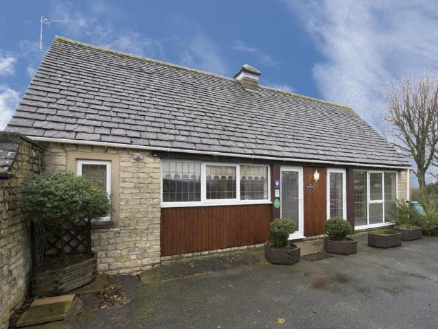 1 bedroom detached house to rent