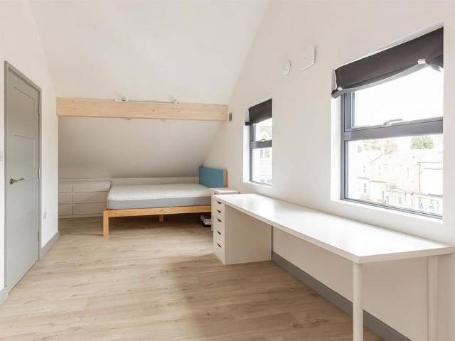 1 bedroom detached house to rent
