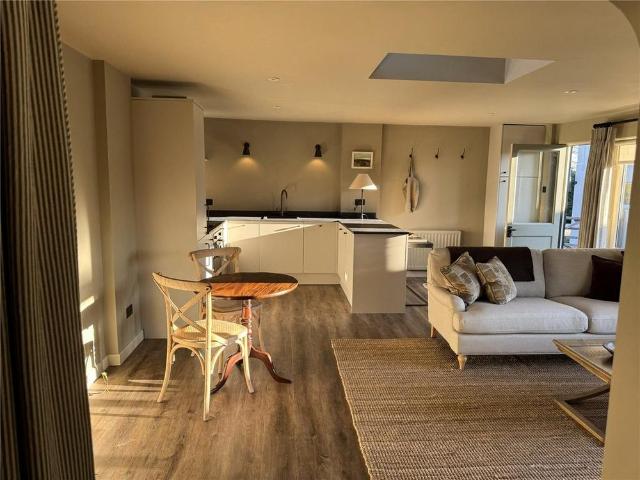 1 bedroom detached house to rent