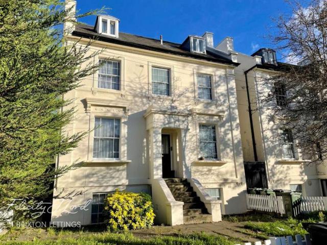 1 bedroom detached house to rent