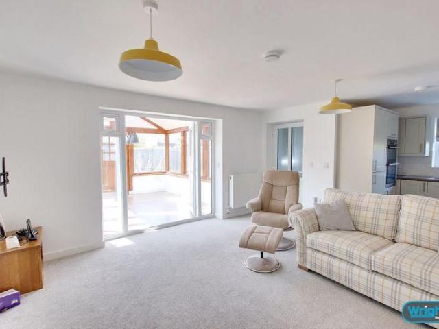 1 bedroom detached house to rent