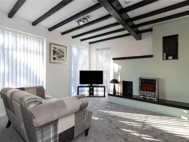 1 bedroom detached house to rent