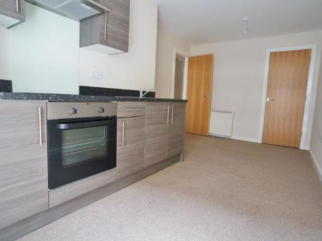 1 bedroom detached house to rent