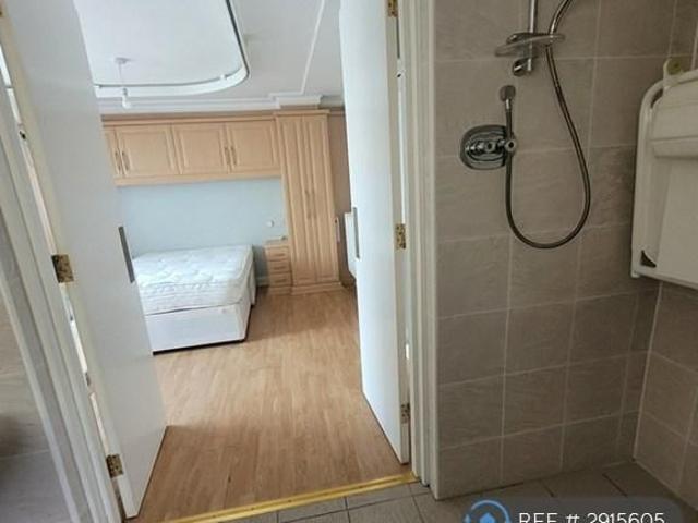 1 bedroom detached house to rent