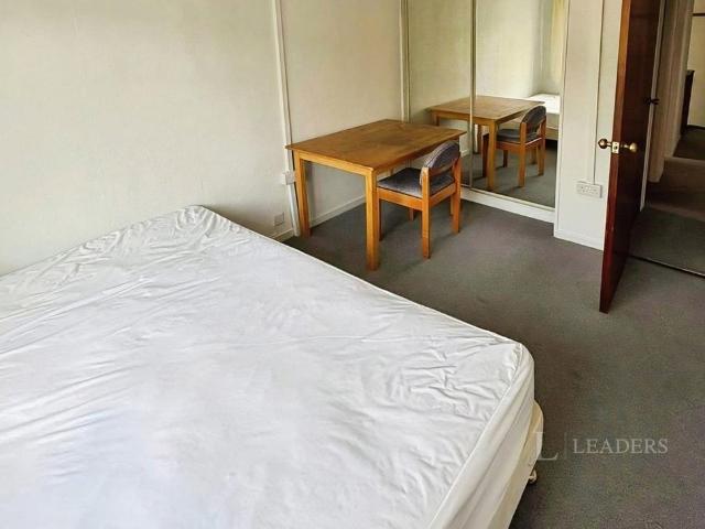 1 bedroom detached house to rent