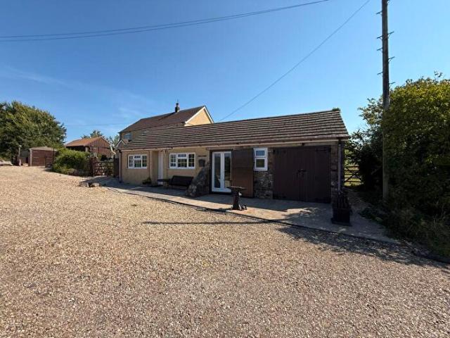 1 Bedroom Detached House To Rent In The Stables, Three Crosses, SA4