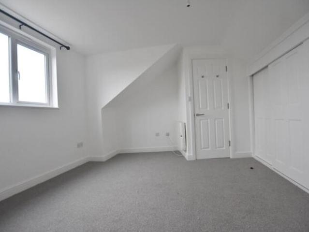 1 bedroom duplex for rent in Harwoods Road, West Watford, WD18