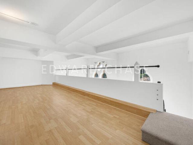 1 bedroom duplex for rent in Victory Road, Wanstead, E11