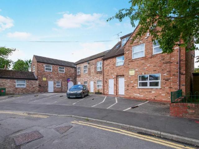 1 bedroom duplex for sale