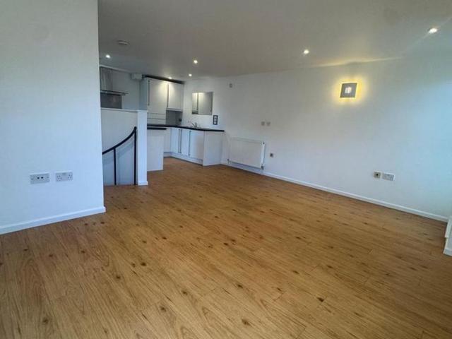 1 bedroom duplex to rent