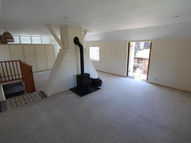 1 bedroom duplex to rent