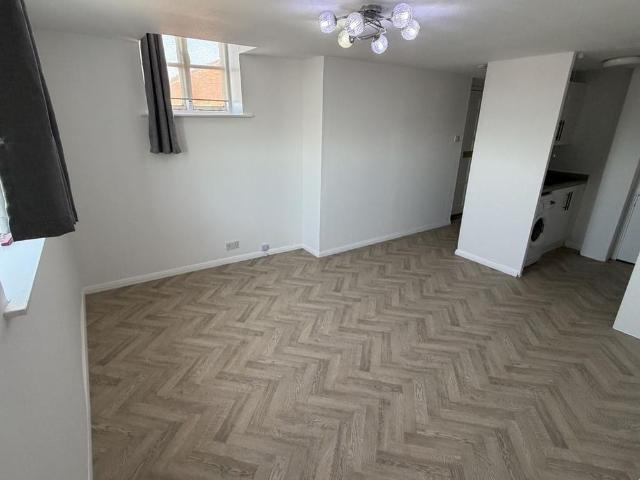 1 bedroom duplex to rent