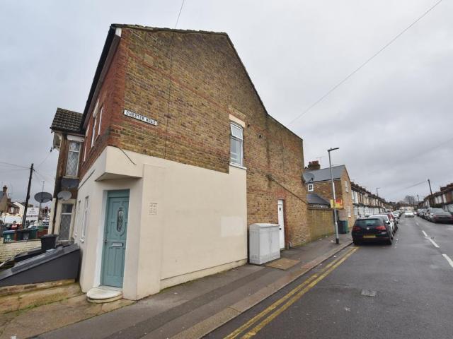 1 bedroom duplex to rent